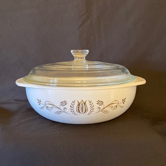 Pyrex | Kitchen | Vintage Pyrex Golden Tulip 2quart Baker Wlid 24 ...